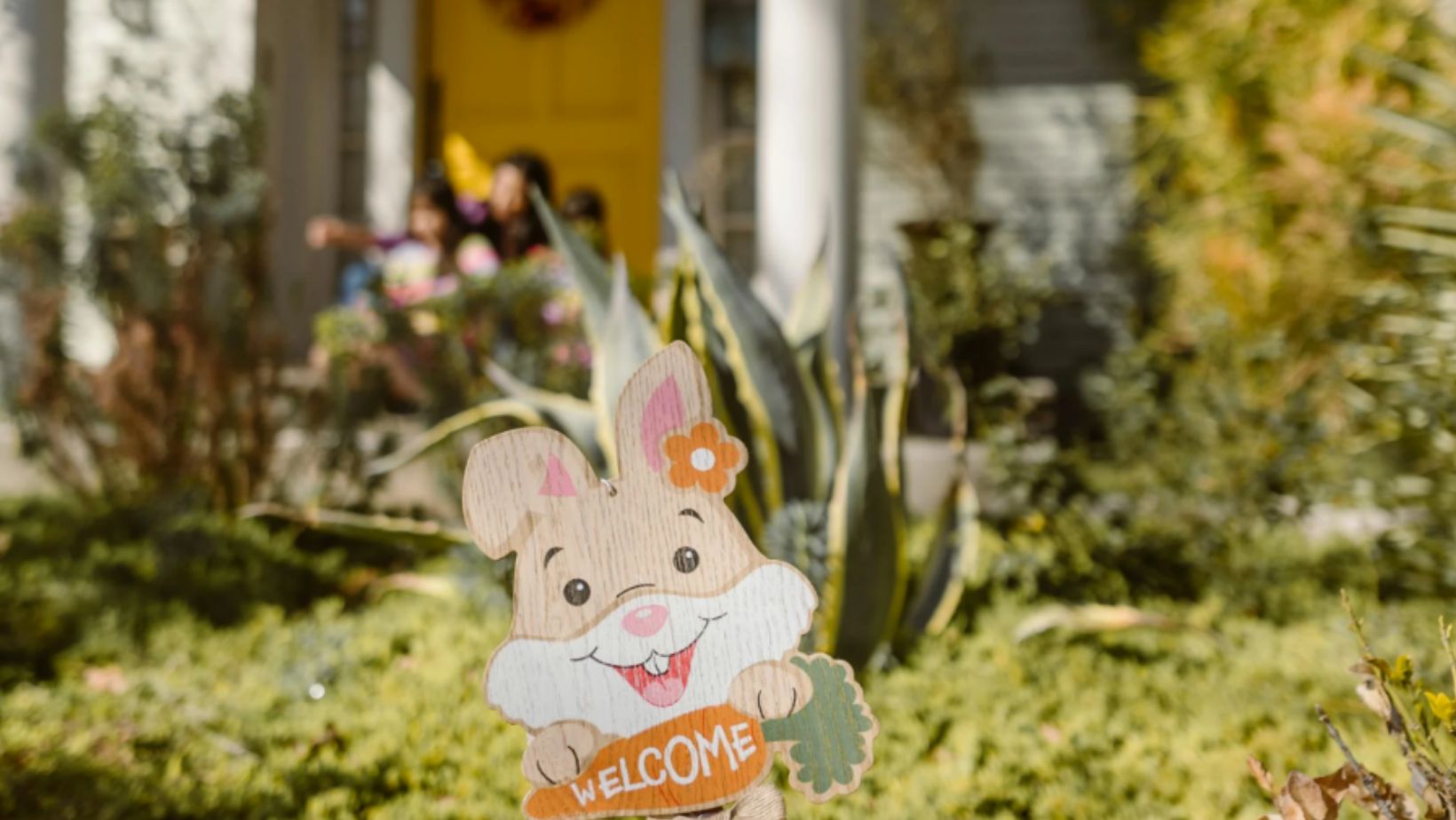 6 Creative Yard Sign Ideas That Instantly Grab Attention - Luxury Interiors